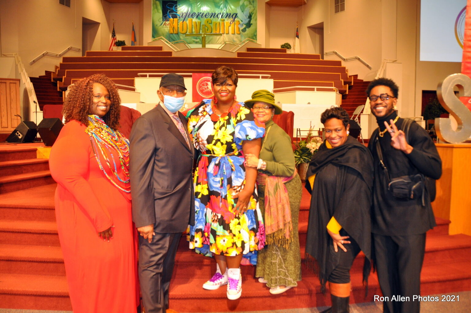About Us – She Shines Conference